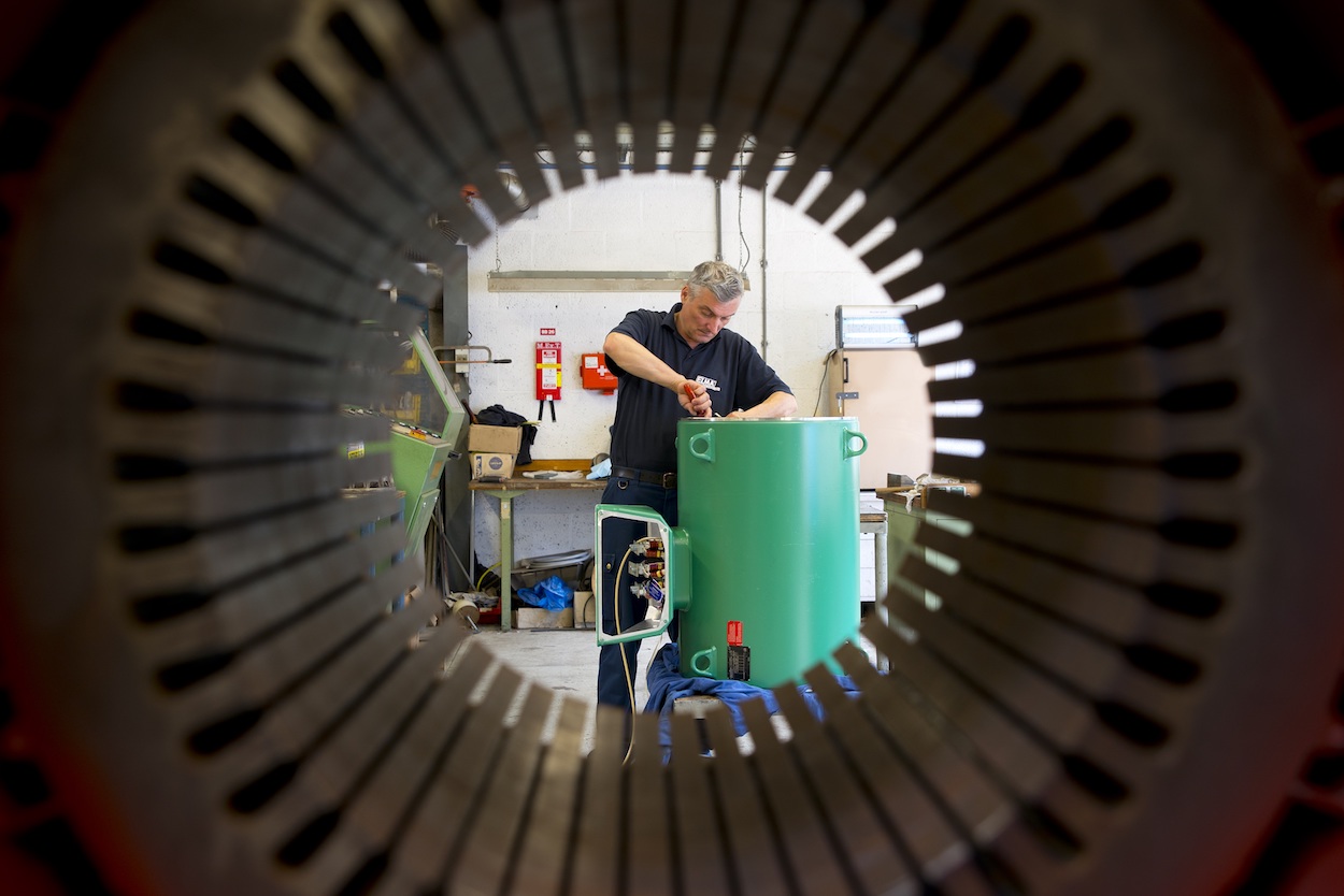 Wikkelen van Elektromotoren en Generatoren gebeurt bij ELMA